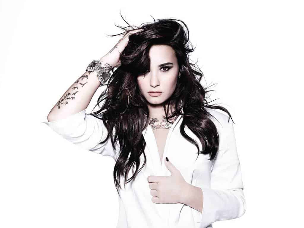 20 Hottest Female Celebrities Under Thirty 20 Hottest Female Celebrities Under Thirty